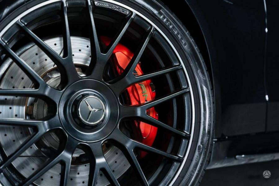 Melns Mercedes-Benz C 63 AMG 2020 Viļņa, ar dzinēja tilpumu 3.98 L un nobraukumu 66 tūkst. km par 51500 €, foto 14 vietnē AUTOMOTO.COM.LV