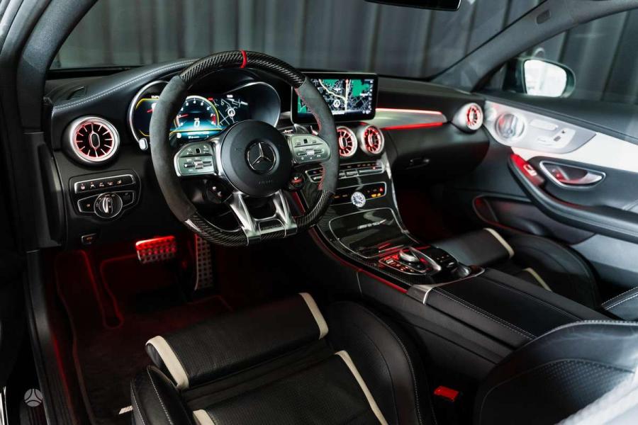 Melns Mercedes-Benz C 63 AMG 2020 Viļņa, ar dzinēja tilpumu 3.98 L un nobraukumu 66 tūkst. km par 51500 €, foto 21 vietnē AUTOMOTO.COM.LV