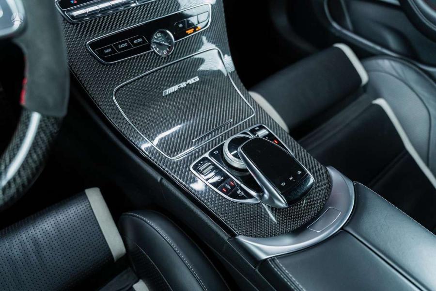 Melns Mercedes-Benz C 63 AMG 2020 Viļņa, ar dzinēja tilpumu 3.98 L un nobraukumu 66 tūkst. km par 51500 €, foto 32 vietnē AUTOMOTO.COM.LV