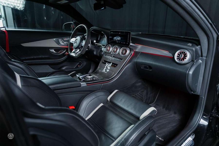 Melns Mercedes-Benz C 63 AMG 2020 Viļņa, ar dzinēja tilpumu 3.98 L un nobraukumu 66 tūkst. km par 51500 €, foto 33 vietnē AUTOMOTO.COM.LV