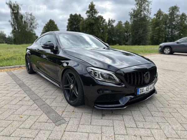 Черный Мерседес Ц 63 АМГ 2020 в Рига, объемом двигателя 4.00 л и пробегом 77 тыс. км за 58600 €, фото 3 на AUTOMOTO.COM.LV
