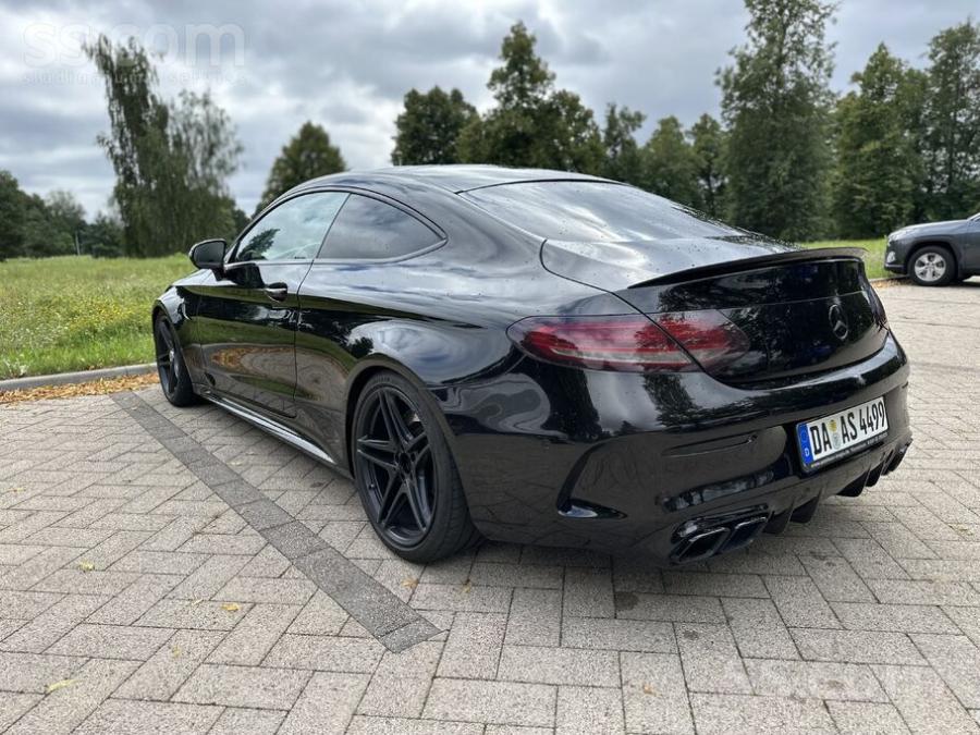 Black Mercedes-Benz C 63 AMG 2020 in Riga, with an engine capacity of 4.00 L and mileage of 77 thousand km for 58600 €, photo 7 on AUTOMOTO.COM.LV