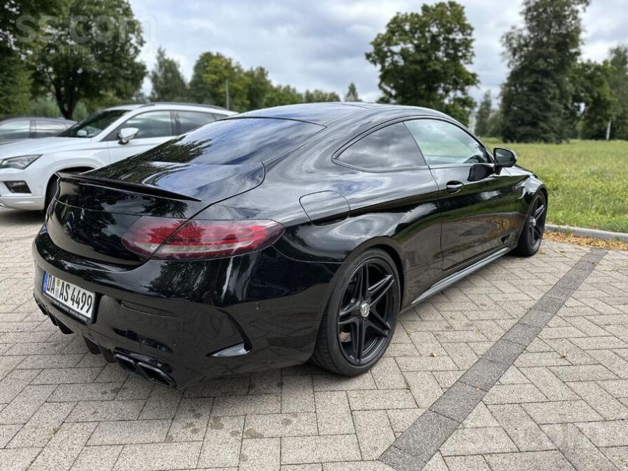 Black Mercedes-Benz C 63 AMG 2020 in Riga, with an engine capacity of 4.00 L and mileage of 77 thousand km for 58600 €, photo 8 on AUTOMOTO.COM.LV