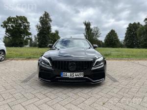 Black Mercedes-Benz C 63 AMG 2020 in Riga, with an engine capacity of 4.00 L and mileage of 77 thousand km for 58600 €, photo 10 on AUTOMOTO.COM.LV