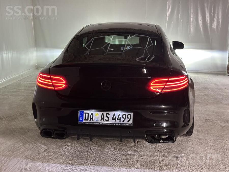 Black Mercedes-Benz C 63 AMG 2020 in Riga, with an engine capacity of 4.00 L and mileage of 77 thousand km for 58600 €, photo 14 on AUTOMOTO.COM.LV