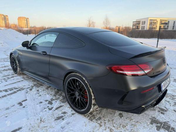 Black Mercedes-Benz C 63 AMG 2021 in Panevezys, with an engine capacity of 3.98 L and mileage of 138 thousand km for 47000 €, photo 4 on AUTOMOTO.COM.LV