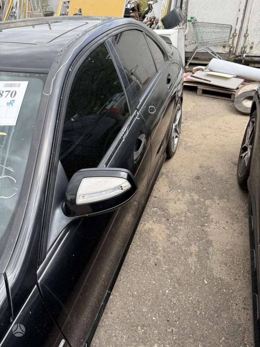 Melns Mercedes-Benz C 63 AMG 2008 Viļņa, ar dzinēja tilpumu 6.21 L un nobraukumu 239 tūkst. km par 12900 €, foto 14 vietnē AUTOMOTO.COM.LV