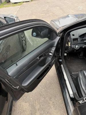 Melns Mercedes-Benz C 63 AMG 2008 Viļņa, ar dzinēja tilpumu 6.21 L un nobraukumu 239 tūkst. km par 12900 €, foto 18 vietnē AUTOMOTO.COM.LV