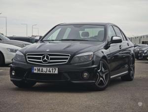 Melns Mercedes-Benz C 63 AMG 2009 Viļņa, ar dzinēja tilpumu 6.21 L un nobraukumu 174 tūkst. km par 26000 €, foto  vietnē AUTOMOTO.COM.LV