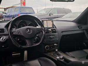 Melns Mercedes-Benz C 63 AMG 2009 Viļņa, ar dzinēja tilpumu 6.21 L un nobraukumu 174 tūkst. km par 26000 €, foto 5 vietnē AUTOMOTO.COM.LV
