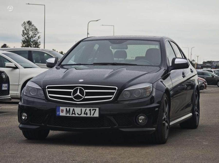 Melns Mercedes-Benz C 63 AMG 2009 Viļņa, ar dzinēja tilpumu 6.21 L un nobraukumu 174 tūkst. km par 26000 €, foto 6 vietnē AUTOMOTO.COM.LV