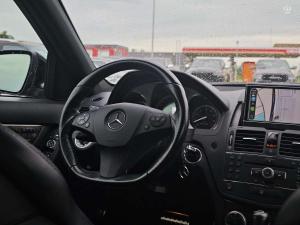 Melns Mercedes-Benz C 63 AMG 2009 Viļņa, ar dzinēja tilpumu 6.21 L un nobraukumu 174 tūkst. km par 26000 €, foto 14 vietnē AUTOMOTO.COM.LV