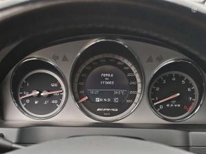 Melns Mercedes-Benz C 63 AMG 2009 Viļņa, ar dzinēja tilpumu 6.21 L un nobraukumu 174 tūkst. km par 26000 €, foto 16 vietnē AUTOMOTO.COM.LV