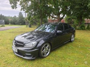 Melns Mercedes-Benz C 63 AMG 2012 Panevēža, ar dzinēja tilpumu 6.21 L un nobraukumu 161 tūkst. km par 28500 €, foto 16 vietnē AUTOMOTO.COM.LV