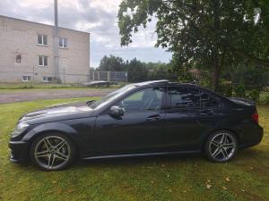Melns Mercedes-Benz C 63 AMG 2012 Panevēža, ar dzinēja tilpumu 6.21 L un nobraukumu 161 tūkst. km par 28500 €, foto 18 vietnē AUTOMOTO.COM.LV
