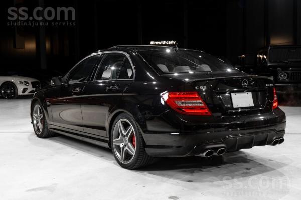 Melns Mercedes-Benz C 63 AMG 2013 Rīga, ar dzinēja tilpumu 6.20 L un nobraukumu 182 tūkst. km par 27200 €, foto 6 vietnē AUTOMOTO.COM.LV