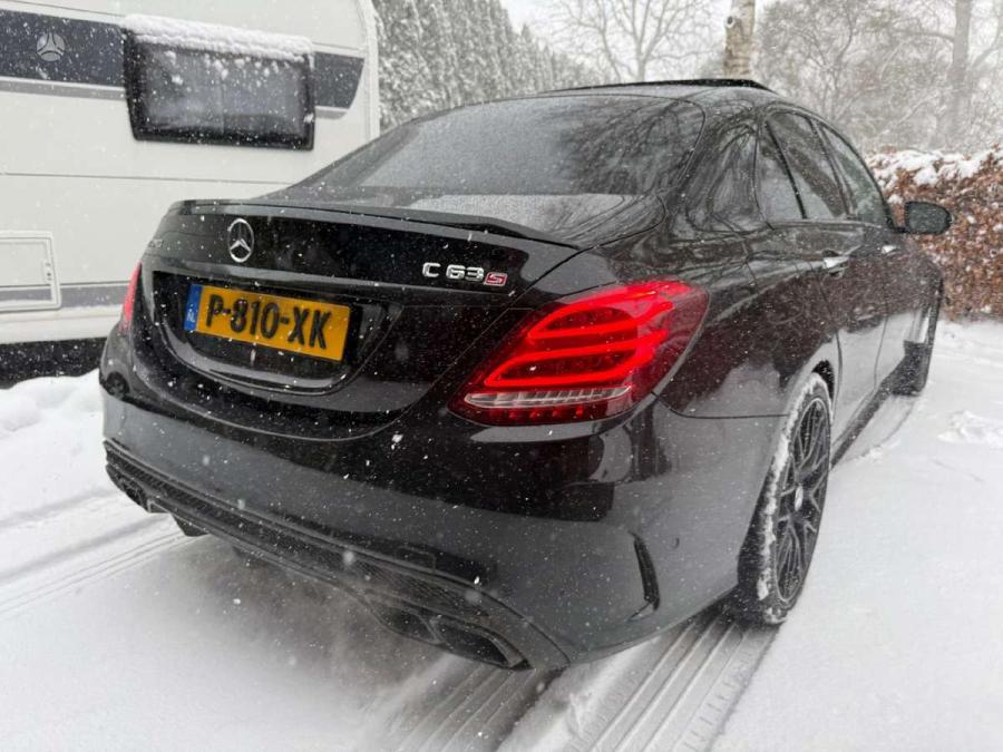 Black Mercedes-Benz C 63 AMG 2015 in Marijampole, with an engine capacity of 3.98 L and mileage of 200 thousand km for 26500 €, photo 10 on AUTOMOTO.COM.LV