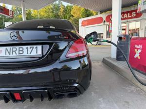 Melns Mercedes-Benz C 63 AMG 2017 Viļņa, ar dzinēja tilpumu 3.98 L un nobraukumu 160 tūkst. km par 42000 €, foto 11 vietnē AUTOMOTO.COM.LV