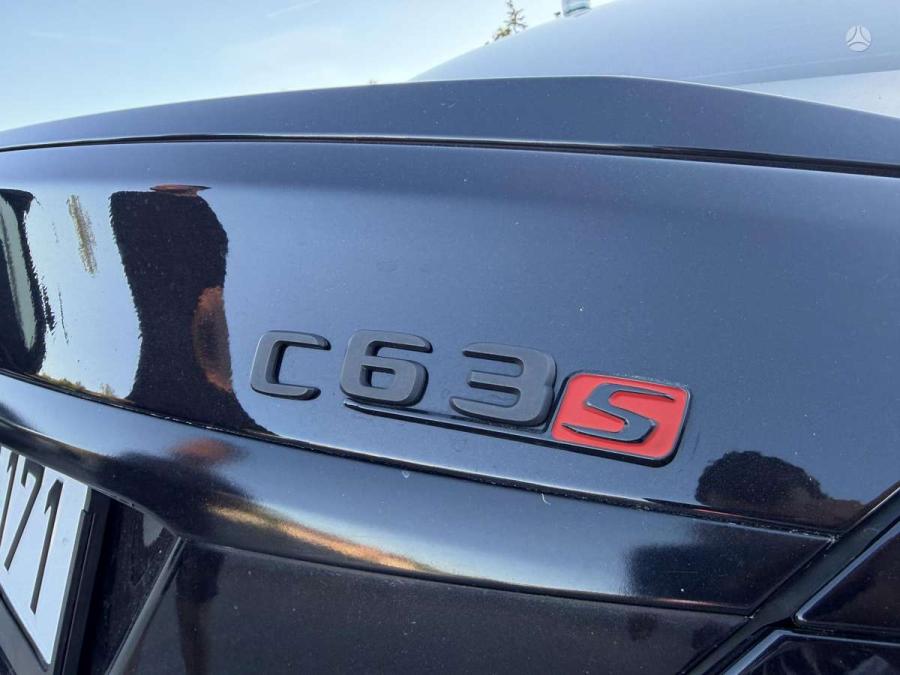 Melns Mercedes-Benz C 63 AMG 2017 Viļņa, ar dzinēja tilpumu 3.98 L un nobraukumu 160 tūkst. km par 42000 €, foto 15 vietnē AUTOMOTO.COM.LV