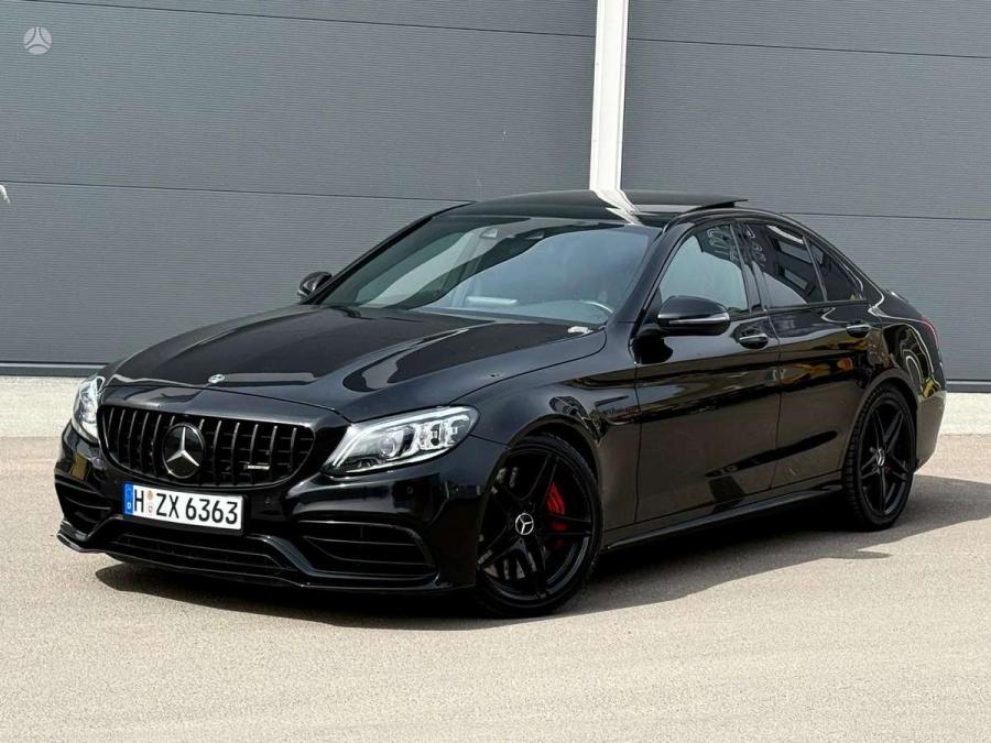 Melns Mercedes-Benz C 63 AMG 2017 Viļņa, ar dzinēja tilpumu 3.98 L un nobraukumu 160 tūkst. km par 42000 €, foto 16 vietnē AUTOMOTO.COM.LV