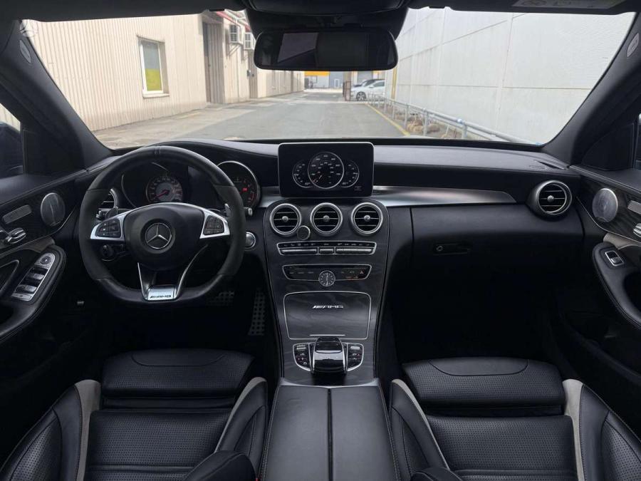 Melns Mercedes-Benz C 63 AMG 2017 Viļņa, ar dzinēja tilpumu 3.98 L un nobraukumu 160 tūkst. km par 42000 €, foto 22 vietnē AUTOMOTO.COM.LV