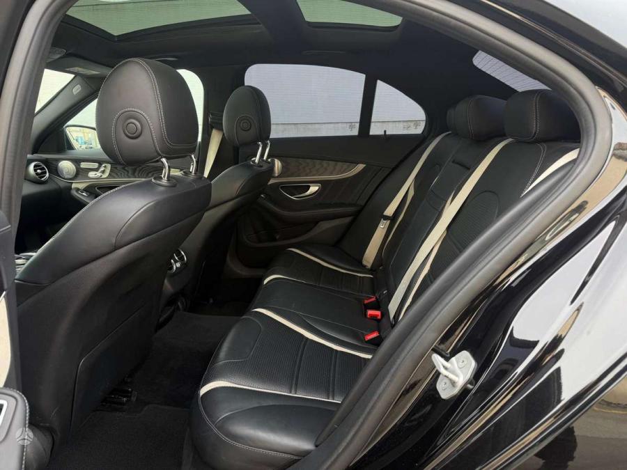 Melns Mercedes-Benz C 63 AMG 2017 Viļņa, ar dzinēja tilpumu 3.98 L un nobraukumu 160 tūkst. km par 42000 €, foto 27 vietnē AUTOMOTO.COM.LV