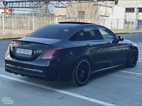 Black Mercedes-Benz C 63 AMG 2018 in Panevezys, with an engine capacity of 4.00 L and mileage of 101 thousand km for 38000 €, photo 4 on AUTOMOTO.COM.LV