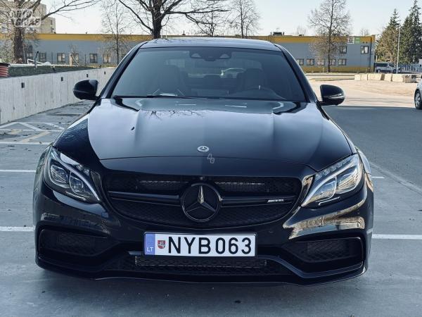 Black Mercedes-Benz C 63 AMG 2018 in Panevezys, with an engine capacity of 4.00 L and mileage of 101 thousand km for 38000 €, photo 6 on AUTOMOTO.COM.LV