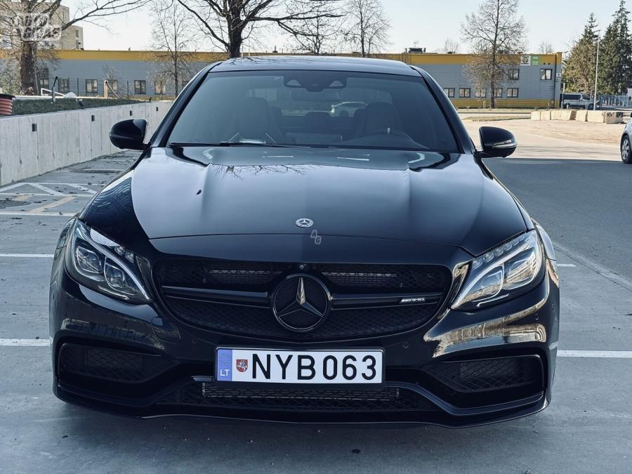 Melns Mercedes-Benz C 63 AMG 2018 Panevēža, ar dzinēja tilpumu 4.00 L un nobraukumu 101 tūkst. km par 38000 €, foto 6 vietnē AUTOMOTO.COM.LV