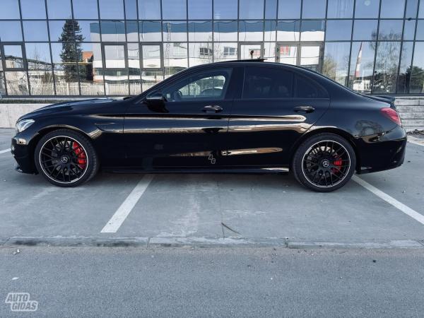 Black Mercedes-Benz C 63 AMG 2018 in Panevezys, with an engine capacity of 4.00 L and mileage of 101 thousand km for 38000 €, photo 8 on AUTOMOTO.COM.LV