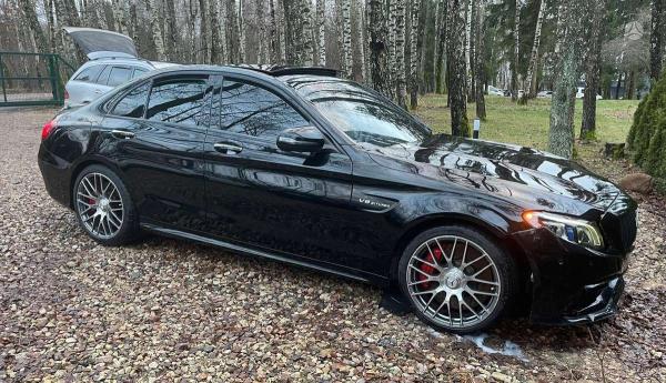 Black Mercedes-Benz C 63 AMG 2021 in Vilnius, with an engine capacity of 3.98 L and mileage of 29 thousand km for 29000 €, photo 1 on AUTOMOTO.COM.LV