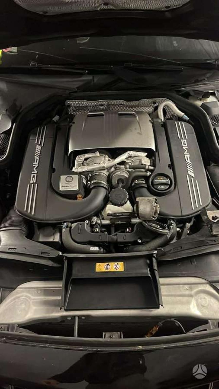 Melns Mercedes-Benz C 63 AMG 2021 Viļņa, ar dzinēja tilpumu 3.98 L un nobraukumu 29 tūkst. km par 29000 €, foto 12 vietnē AUTOMOTO.COM.LV