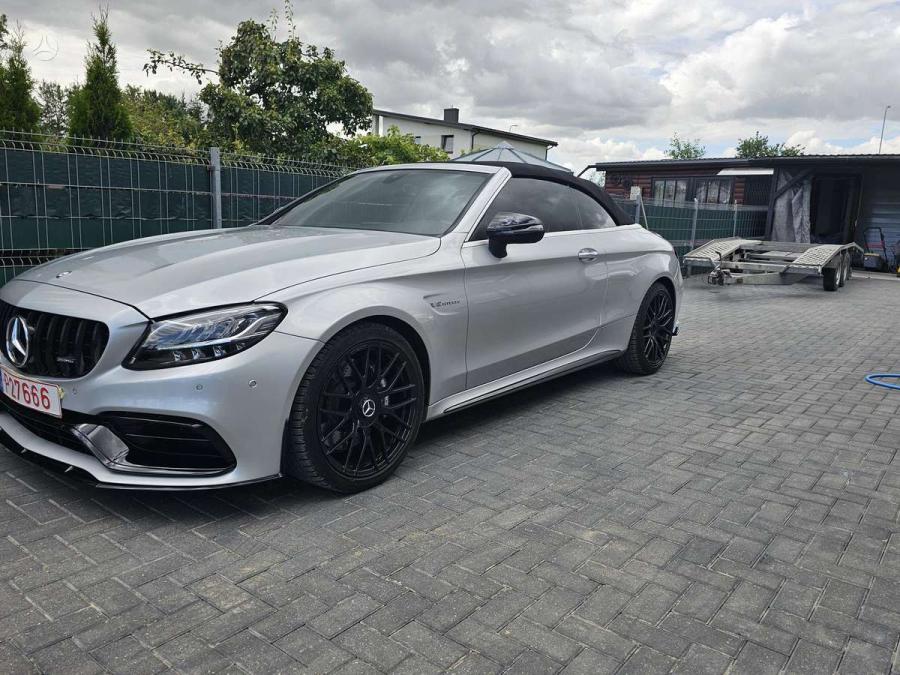 Grey Mercedes-Benz C 63 AMG 2020 in Panevezys, with an engine capacity of 3.98 L and mileage of 71 thousand km for 37000 €, photo 9 on AUTOMOTO.COM.LV