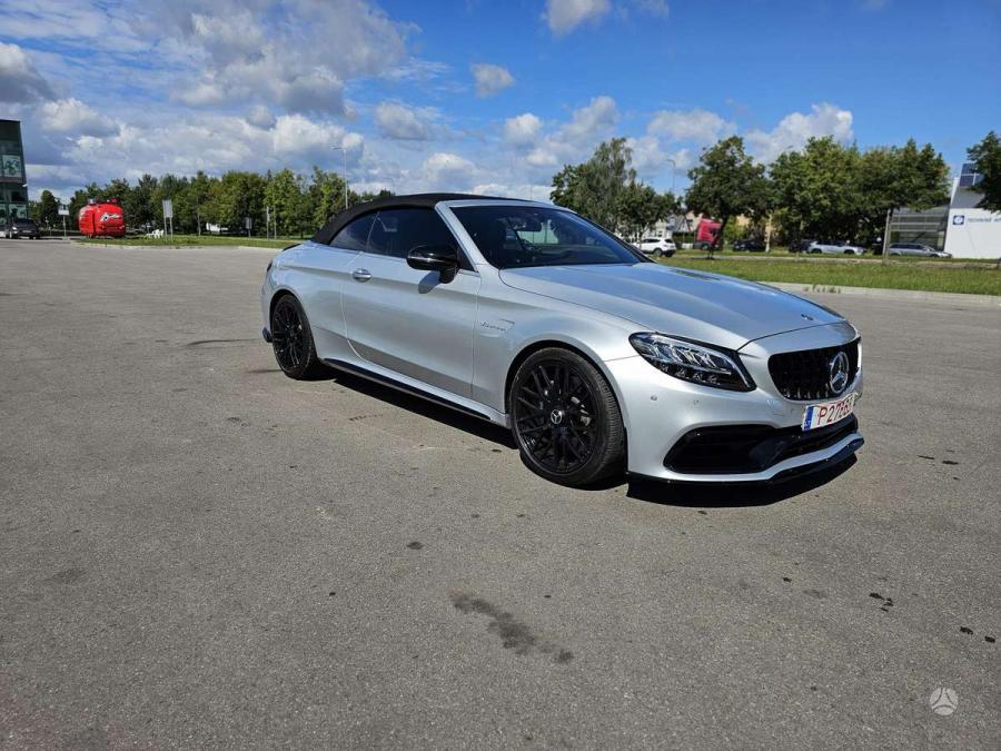 Grey Mercedes-Benz C 63 AMG 2020 in Panevezys, with an engine capacity of 3.98 L and mileage of 71 thousand km for 37000 €, photo 22 on AUTOMOTO.COM.LV