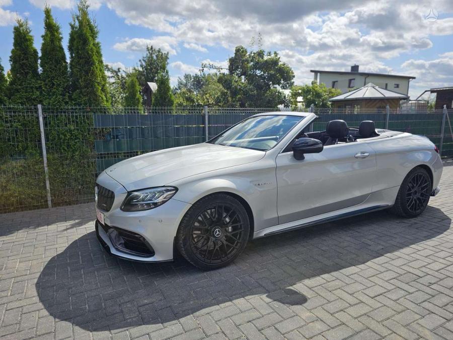 Grey Mercedes-Benz C 63 AMG 2020 in Panevezys, with an engine capacity of 3.98 L and mileage of 71 thousand km for 37000 €, photo 24 on AUTOMOTO.COM.LV