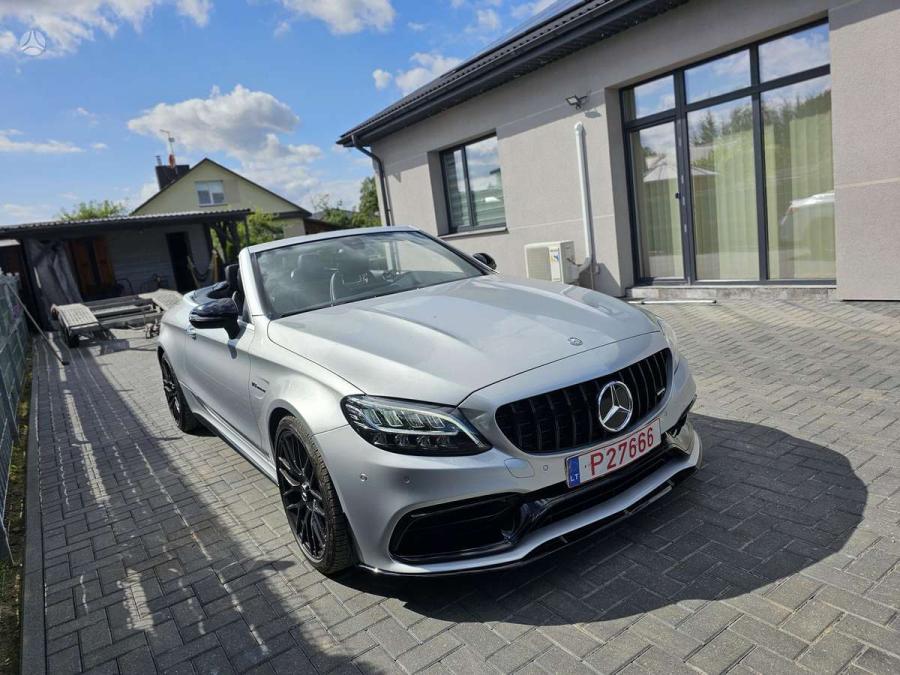 Grey Mercedes-Benz C 63 AMG 2020 in Panevezys, with an engine capacity of 3.98 L and mileage of 71 thousand km for 37000 €, photo 25 on AUTOMOTO.COM.LV