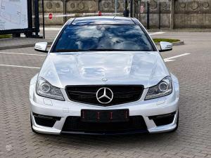 Pelēks Mercedes-Benz C 63 AMG 2012 Panevēža, ar dzinēja tilpumu 6.30 L un nobraukumu 106 tūkst. km par 31000 €, foto 6 vietnē AUTOMOTO.COM.LV