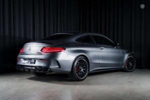 Pelēks Mercedes-Benz C 63 AMG 2017 Viļņa, ar dzinēja tilpumu 3.98 L un nobraukumu 65 tūkst. km par 44999 €, foto 5 vietnē AUTOMOTO.COM.LV