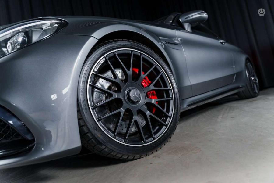 Pelēks Mercedes-Benz C 63 AMG 2017 Viļņa, ar dzinēja tilpumu 3.98 L un nobraukumu 65 tūkst. km par 44999 €, foto 14 vietnē AUTOMOTO.COM.LV