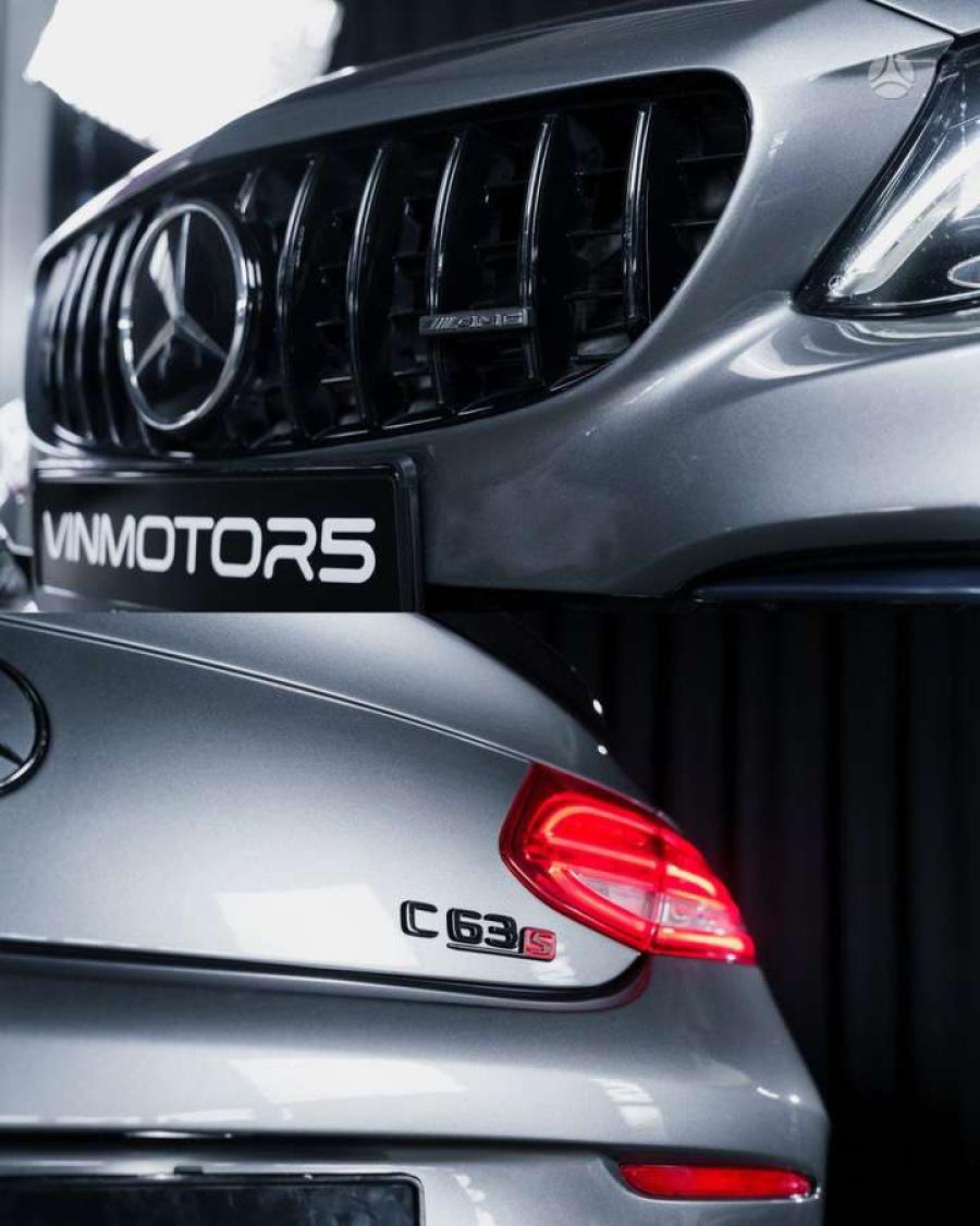 Pelēks Mercedes-Benz C 63 AMG 2017 Viļņa, ar dzinēja tilpumu 3.98 L un nobraukumu 65 tūkst. km par 44999 €, foto 16 vietnē AUTOMOTO.COM.LV