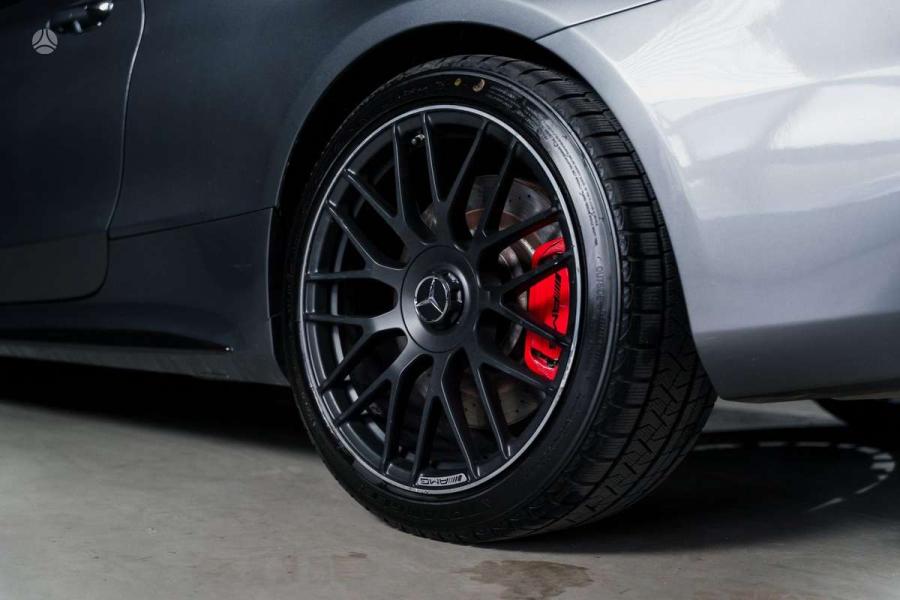 Pelēks Mercedes-Benz C 63 AMG 2017 Viļņa, ar dzinēja tilpumu 3.98 L un nobraukumu 65 tūkst. km par 44999 €, foto 17 vietnē AUTOMOTO.COM.LV