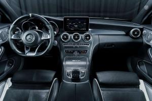 Pelēks Mercedes-Benz C 63 AMG 2017 Viļņa, ar dzinēja tilpumu 3.98 L un nobraukumu 65 tūkst. km par 44999 €, foto 26 vietnē AUTOMOTO.COM.LV