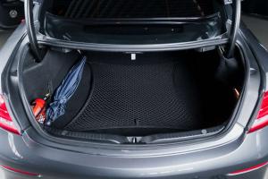 Pelēks Mercedes-Benz C 63 AMG 2017 Viļņa, ar dzinēja tilpumu 3.98 L un nobraukumu 65 tūkst. km par 44999 €, foto 34 vietnē AUTOMOTO.COM.LV