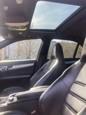 Pelēks Mercedes-Benz C 63 AMG 2013 Panevēža, ar dzinēja tilpumu 6.21 L un nobraukumu 185 tūkst. km par 23800 €, foto 6 vietnē AUTOMOTO.COM.LV