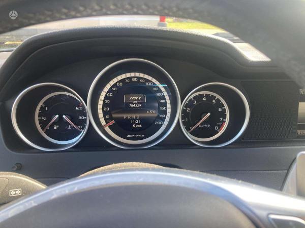 Pelēks Mercedes-Benz C 63 AMG 2013 Panevēža, ar dzinēja tilpumu 6.21 L un nobraukumu 185 tūkst. km par 23800 €, foto 6 vietnē AUTOMOTO.COM.LV