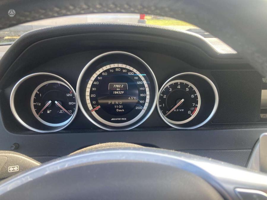 Pelēks Mercedes-Benz C 63 AMG 2013 Panevēža, ar dzinēja tilpumu 6.21 L un nobraukumu 185 tūkst. km par 23800 €, foto 7 vietnē AUTOMOTO.COM.LV
