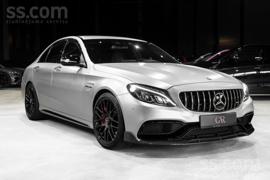 Pelēks Mercedes-Benz C 63 AMG 2015 Rīga, ar dzinēja tilpumu 4.00 L un nobraukumu 41 tūkst. km par 52500 €, foto 4 vietnē AUTOMOTO.COM.LV