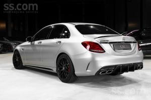 Pelēks Mercedes-Benz C 63 AMG 2015 Rīga, ar dzinēja tilpumu 4.00 L un nobraukumu 41 tūkst. km par 52500 €, foto 7 vietnē AUTOMOTO.COM.LV