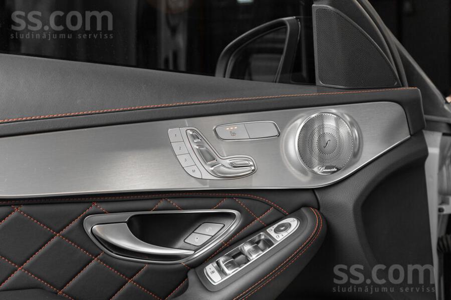 Pelēks Mercedes-Benz C 63 AMG 2015 Rīga, ar dzinēja tilpumu 4.00 L un nobraukumu 41 tūkst. km par 52500 €, foto 13 vietnē AUTOMOTO.COM.LV