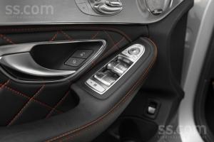 Pelēks Mercedes-Benz C 63 AMG 2015 Rīga, ar dzinēja tilpumu 4.00 L un nobraukumu 41 tūkst. km par 52500 €, foto 14 vietnē AUTOMOTO.COM.LV
